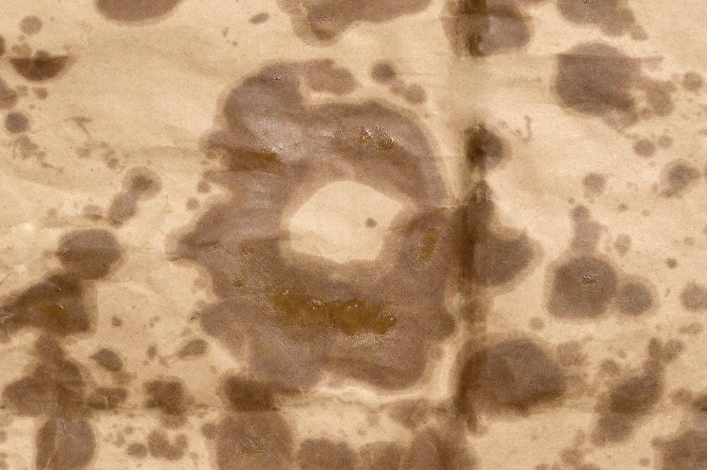 Vetvlekken op kledij verwijderen - tips van Tante Kaat